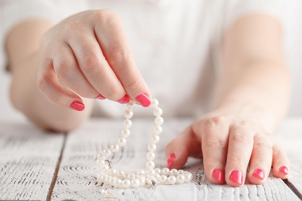 10 Ways To Tell You How To Tell If Pearls Are Real? - Pearls Nation